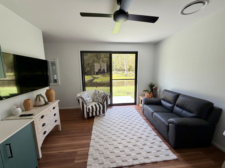 Tranquil Hideaway
Fully Contained 1 B/rm Cottage - Sunshine Coast Queensland, Australia