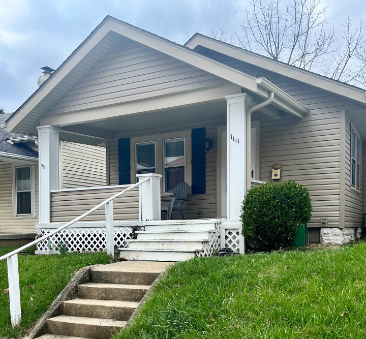 Cozy Bungalow Near Downtown & Wittenberg - Springfield, OH