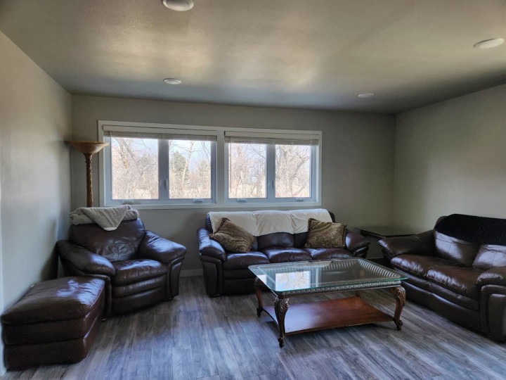 Fargo Farmhouse Sleeps 7 Comfortably! - Fargo, ND