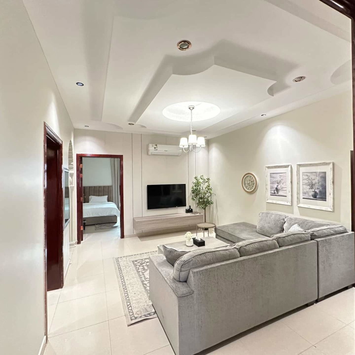 3br With Modern Living Room & Self Check In - Medina