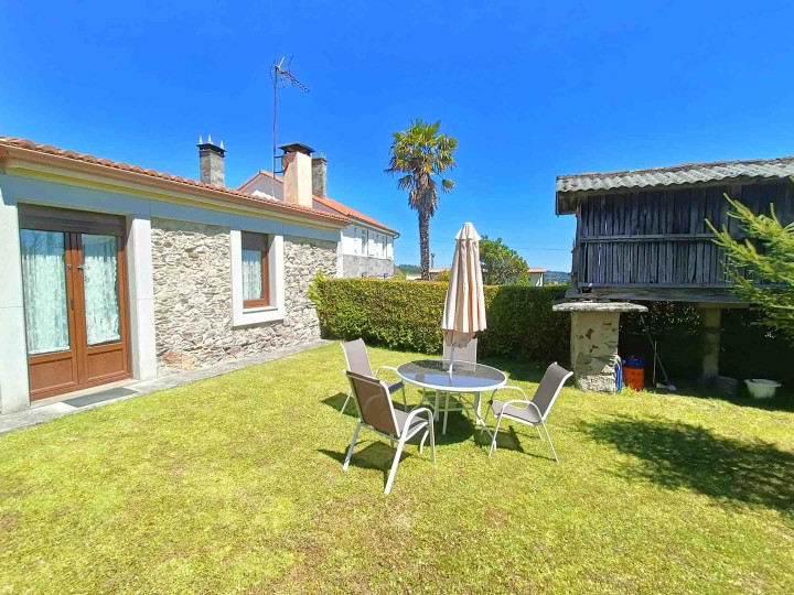 Casa Rústica Con Jardín En Sada - Cambre