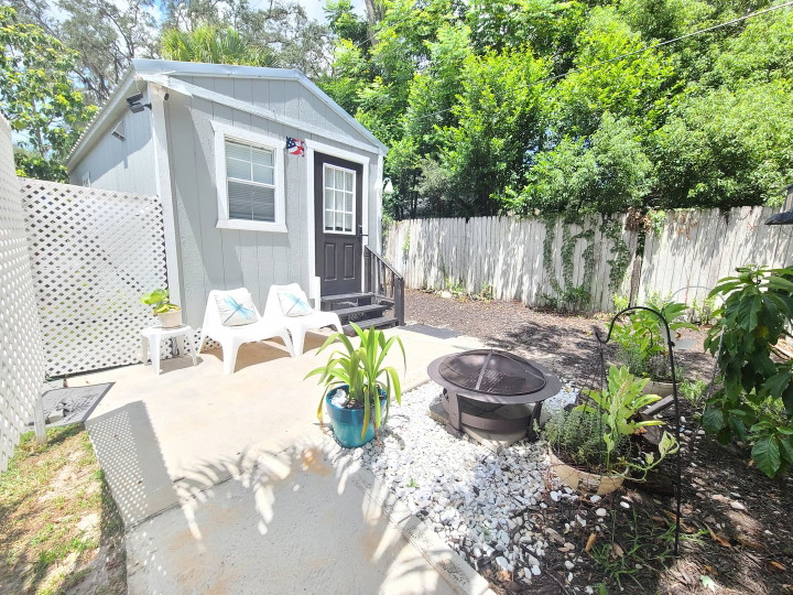 Tiny Hidden Cottage - Florida