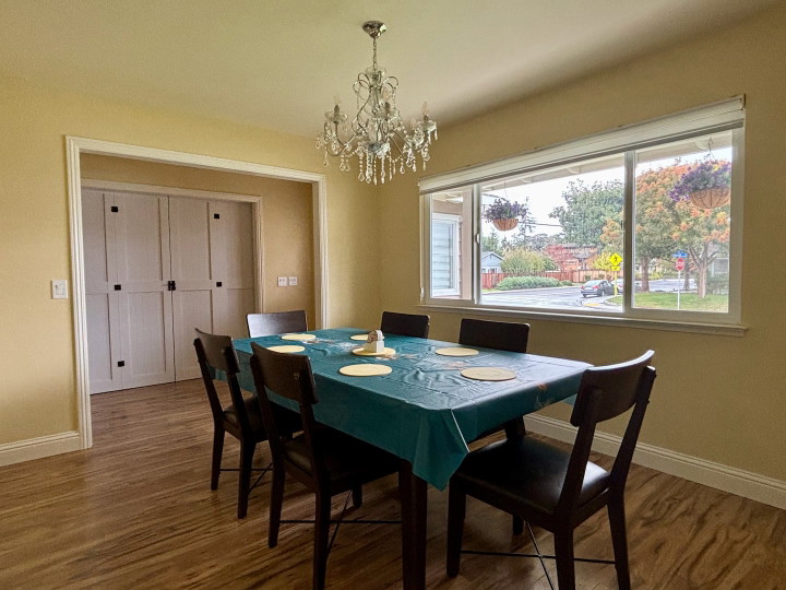Cozy 4br Home In Mountain View - Mountain View