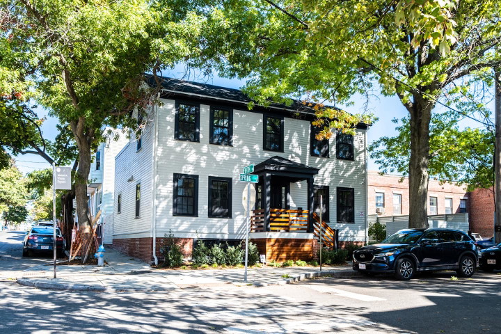 Luxury Scandinavian-inspired House In Kendall - Beacon Hill - Boston