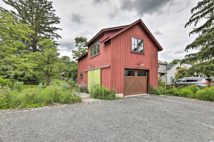 Barn-like Studio Suite W/ Flowering Garden! - Newtown, PA