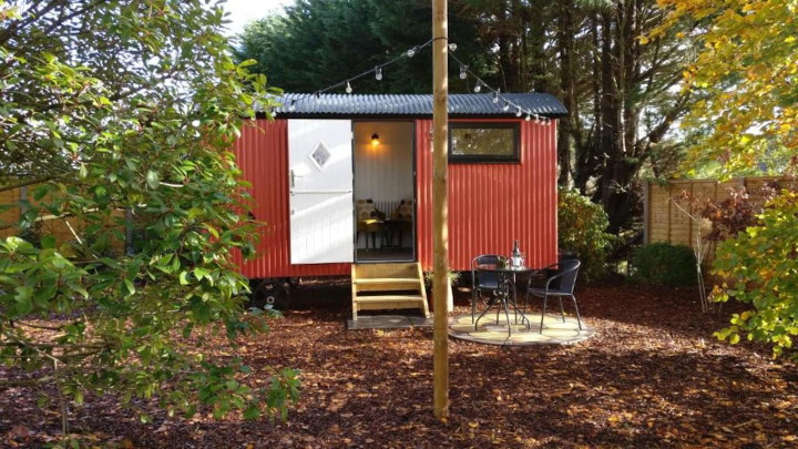 Forest Heath Shepherd's Huts- Red Hut - Ringwood