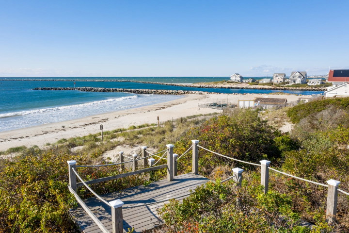 Experience Paradise! Stunning Beachfront Retreat! - Narragansett, RI