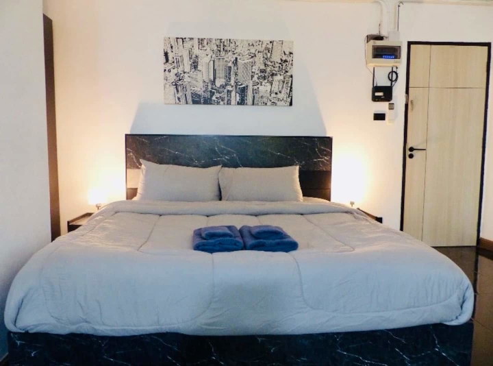 Spacious Family Apartment In The City Center - Chiang Mai