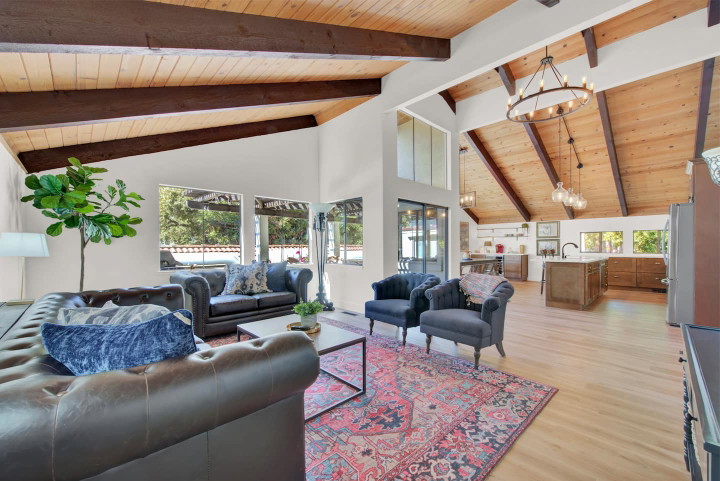 Spectacular Hideaway In The Heart Of Vacaville. - Vacaville, CA