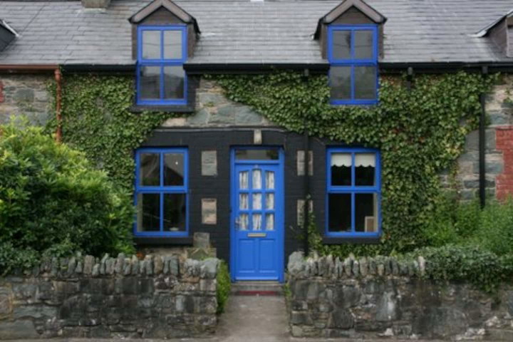 Quaint With The Perfect Location Row House In Killarney Town Centre - Killarney