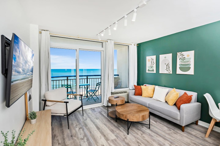 Oceanfront Myrtle Beach View Condo - Myrtle Beach, SC