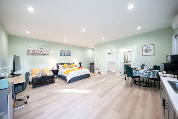 Mint-green 1br Retreat | Gated Stay Near Groceries - Arcadia, CA
