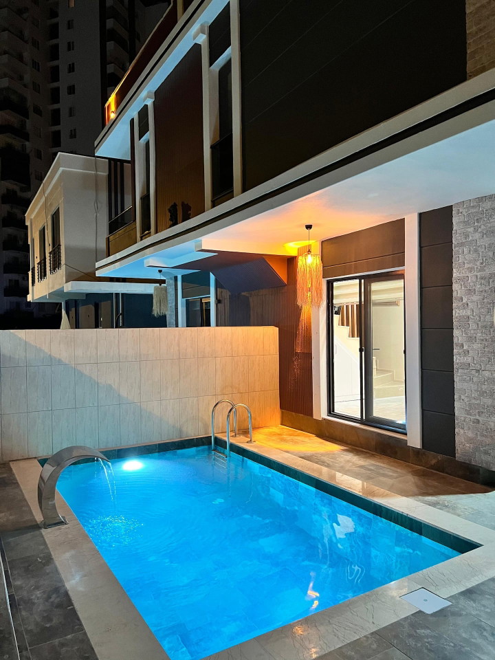 Dubleks ÖZel Havuzlu Denize Sıfır Lüks Villa - Mersin
