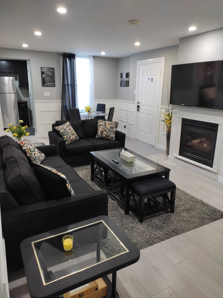 Adorable 2 Br House Near Downtown, 2 Discounts - Windsor, ON, Canada
