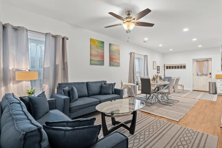 Modern English Apt, Open Concept & Free Parking - Alexandria, VA