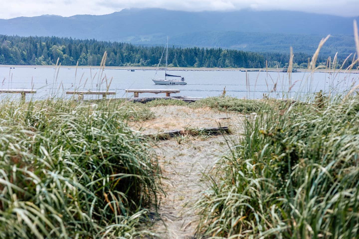 Executive Beach House - Oceanfront & Outdoor Sauna - Hornby Island