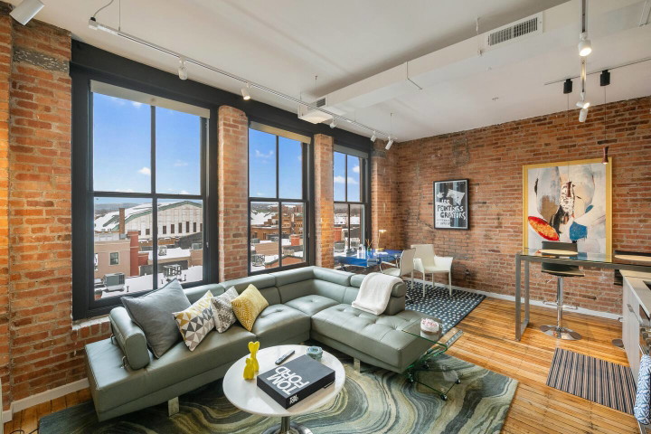 Designer's Brick & Beam 1br Loft-best Of Armory Sq - Syracuse, NY