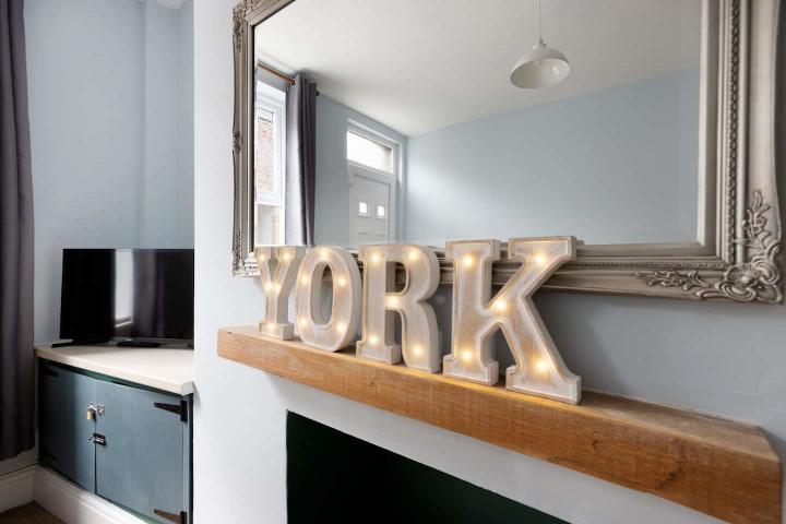 Ebor Place - Stunning Home With Free Parking - York