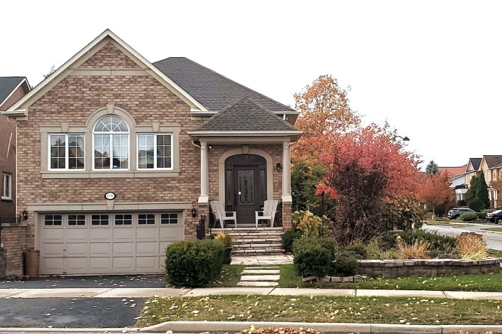 Modern & Spacious 4br/3ba Bungalow In Oakville - Burlington
