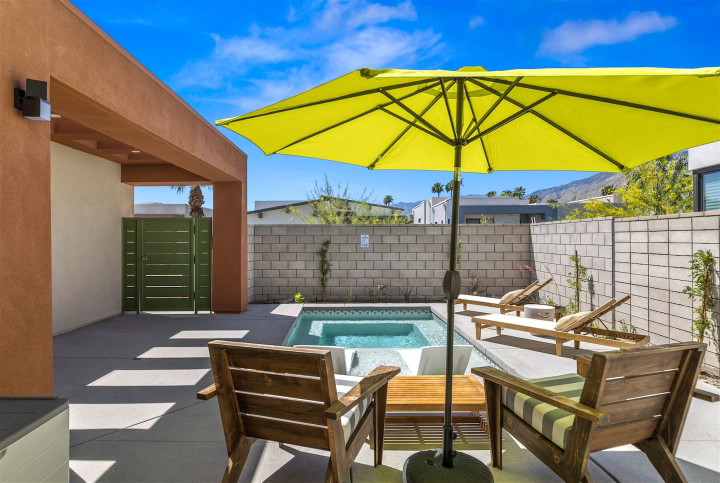 Cozy Up At Miralon  Private Poolside Modern Stay - Palm Springs, CA