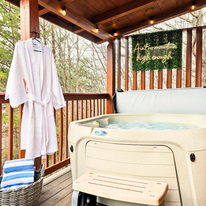 Cozy Cabin | Hot Tub, Game Room & Fireplace - Gatlinburg, TN