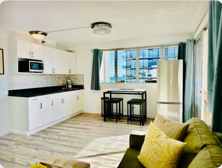 Top-floor 1br Penthouse In Waikiki - Honolulu, HI