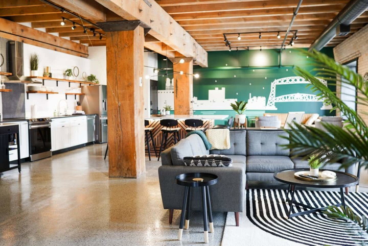 L'etoile Du Nord | The Brix | Pool In Canal Park! - Duluth, MN