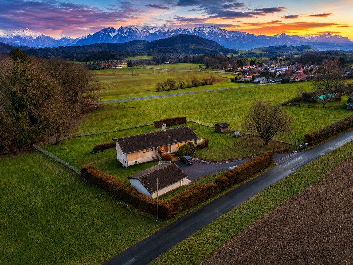 Large Home & Yard, Family & Group Friendly For 12 - Lausanne