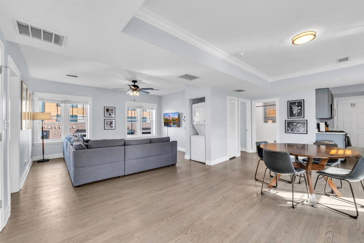 Modern Wicker Park Loft | Free On-site Parking - Chicago, IL