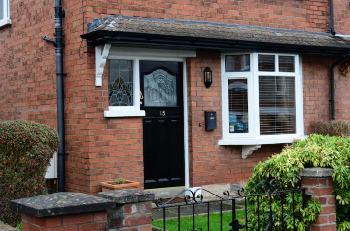 Mooi Huis Met Een Volgroeide Tuin En Is Volledig Onderhouden En Een Thuis Ver Van Huis - Belfast