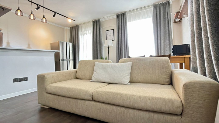 Spacious 3-bedroom Apartment - China