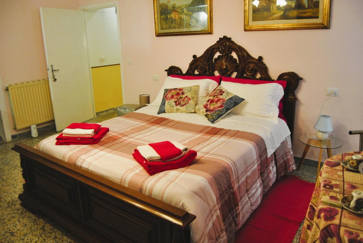 Pink Room - Pitigliano