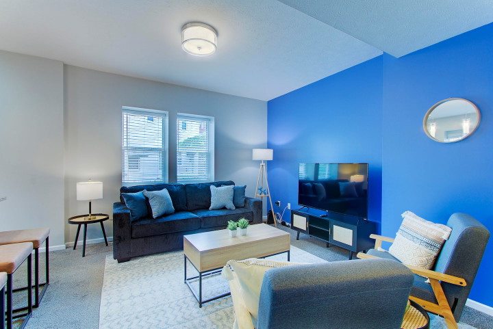 Upscale Little Italy 2br | Private Drive & Patio - Shaker Heights, OH