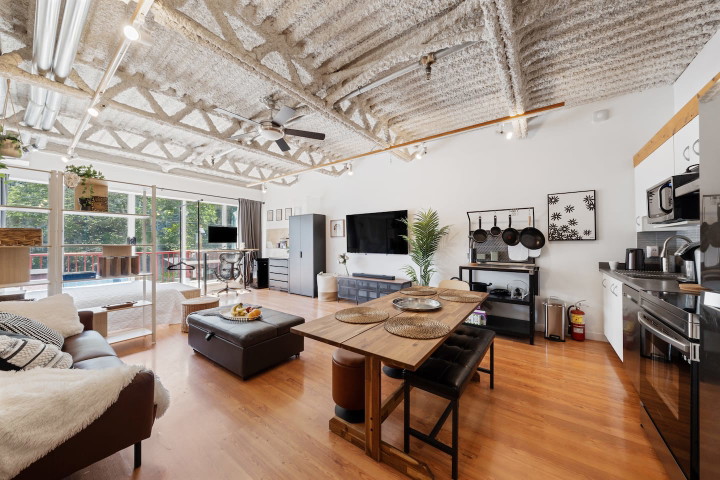 Mount Pleasant Live & Work Loft - Vancouver