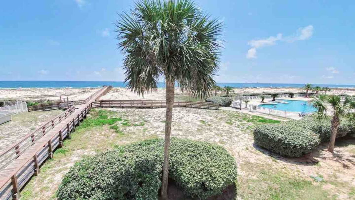 Renovated Beachfront Corner Unit! Fantastic View! - Florida