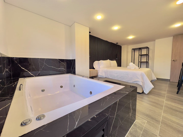 Loft 502 Laureles Jacuzzi Fast Wifi Rooftop Balcony - Medellín