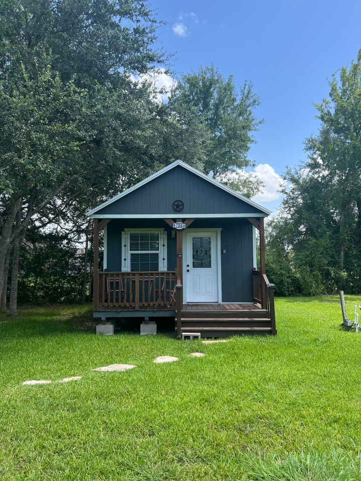 Cozy Cabin-center Of Pearland E - Pearland, TX
