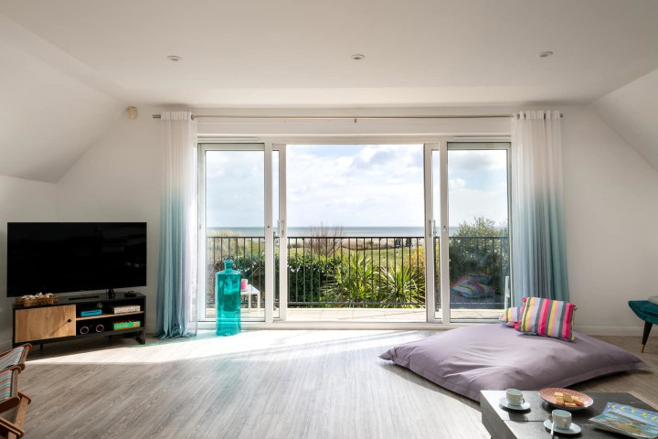 Family Friendly Beach House & Hot Tub! Amazing Sea Views & Direct Beach Access - Dymchurch