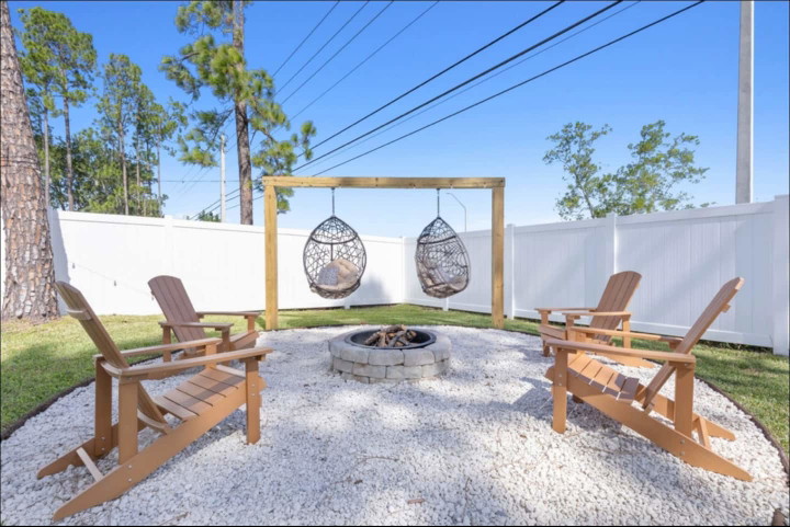 Diamond Dr Winter Sale! Fire Pit *Game Room* Pool - Palm Coast, FL