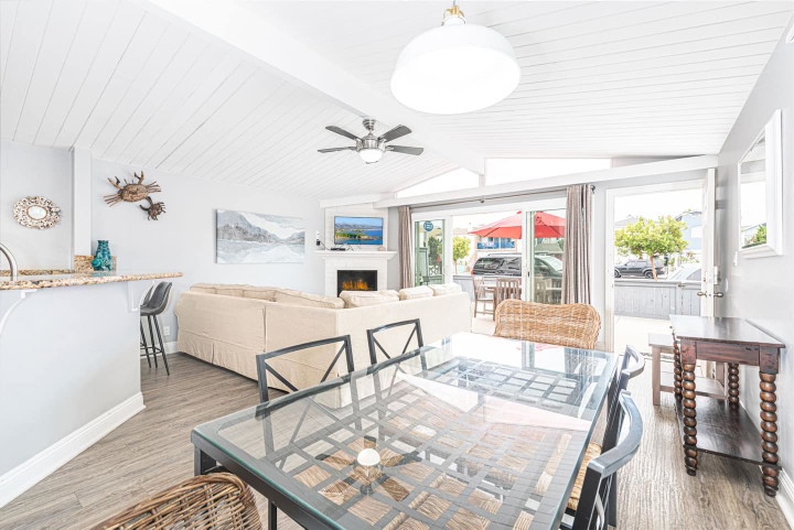 3br In Prime Location, Steps To Bay And Beach - Irvine, CA