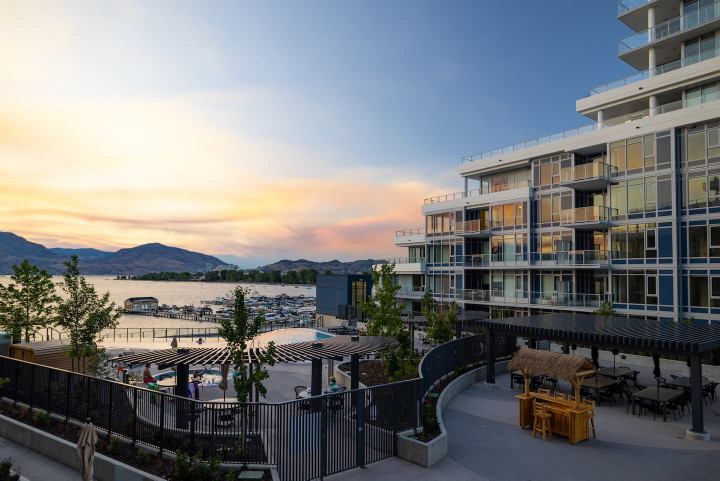 Aqua Iii Beachfront Resort - Casa Serenity - ケロウナ