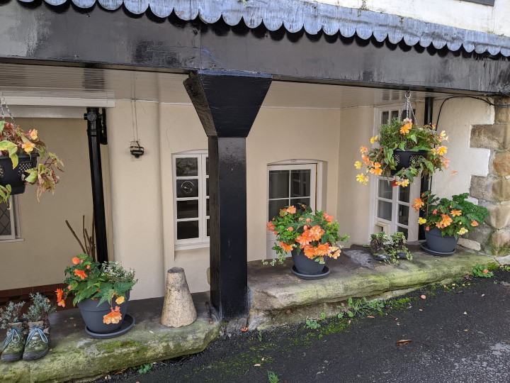 1 Dalebrook View, Stoney Middleton - Bakewell