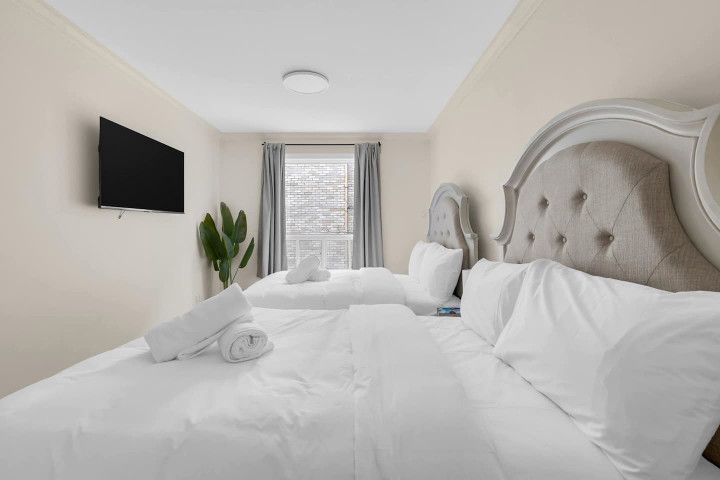 Maison De Paris | 2 Double Beds Studio | Downtown - Montréal, QC