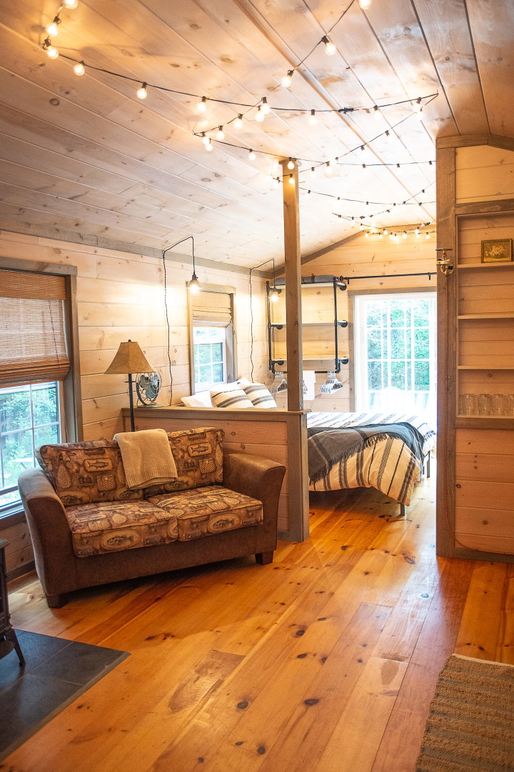 Secluded, Cozy Cabin Nestled In The Maine Woods - Maine