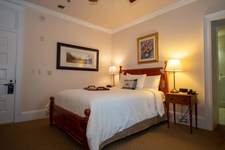 Stunning Room Designed W/ Elegance For Berea Trips - Berea, KY