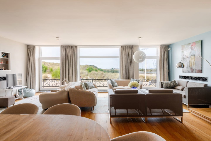 Luxe Duplex In Uniek Gebouw Op Dijk Met Zeezicht - Bruges