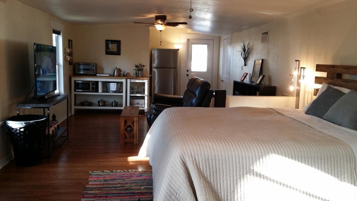Grand Central/warehouse Arts District Loft - St. Petersburg, FL