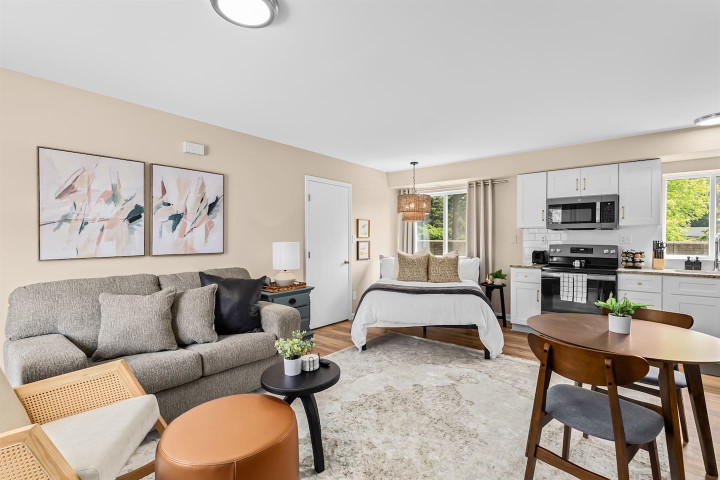 New! Comfy & Cozy Private Studio Flat - Sterling Heights, MI