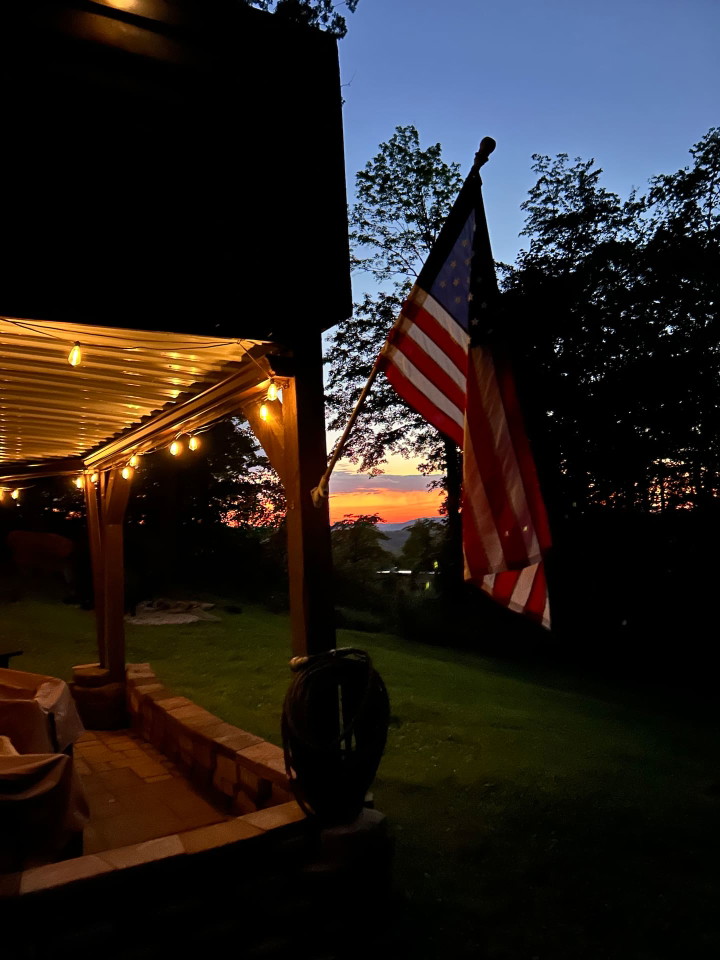 Lakeview Sunset- Just Needing A Place To Chill? - Summersville, WV