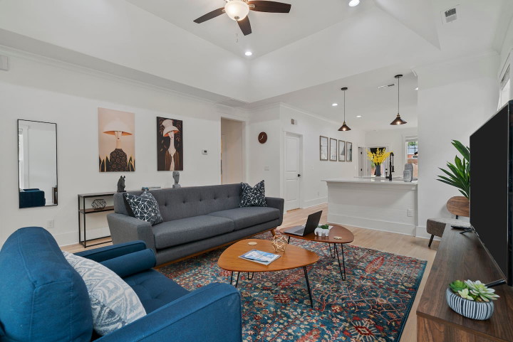 Artistic And Spacious Bungalow -Long Term Rental - Charlotte, NC